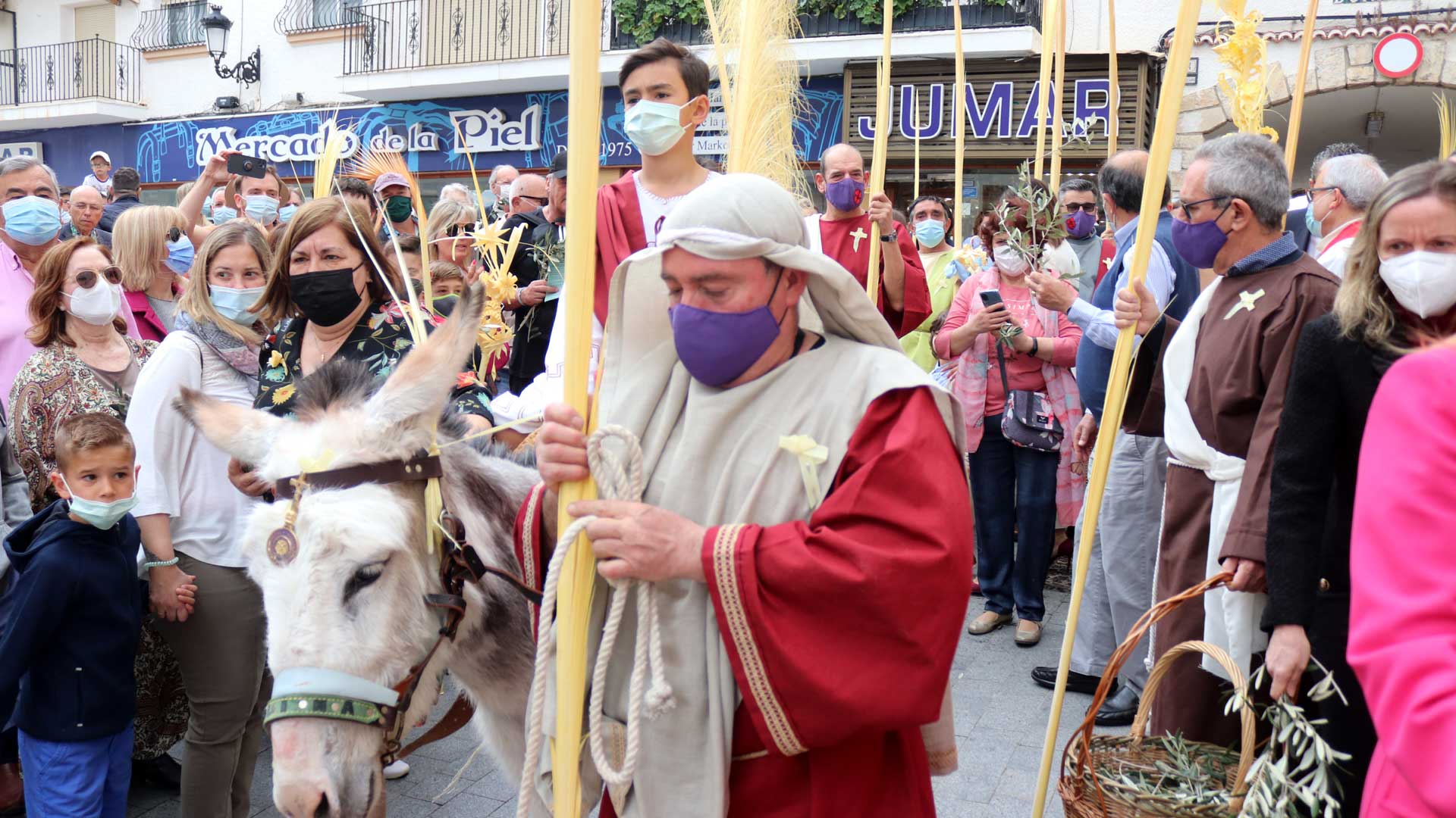 Hundreds of residents and tourists celebrate the traditional 'Blessing ...