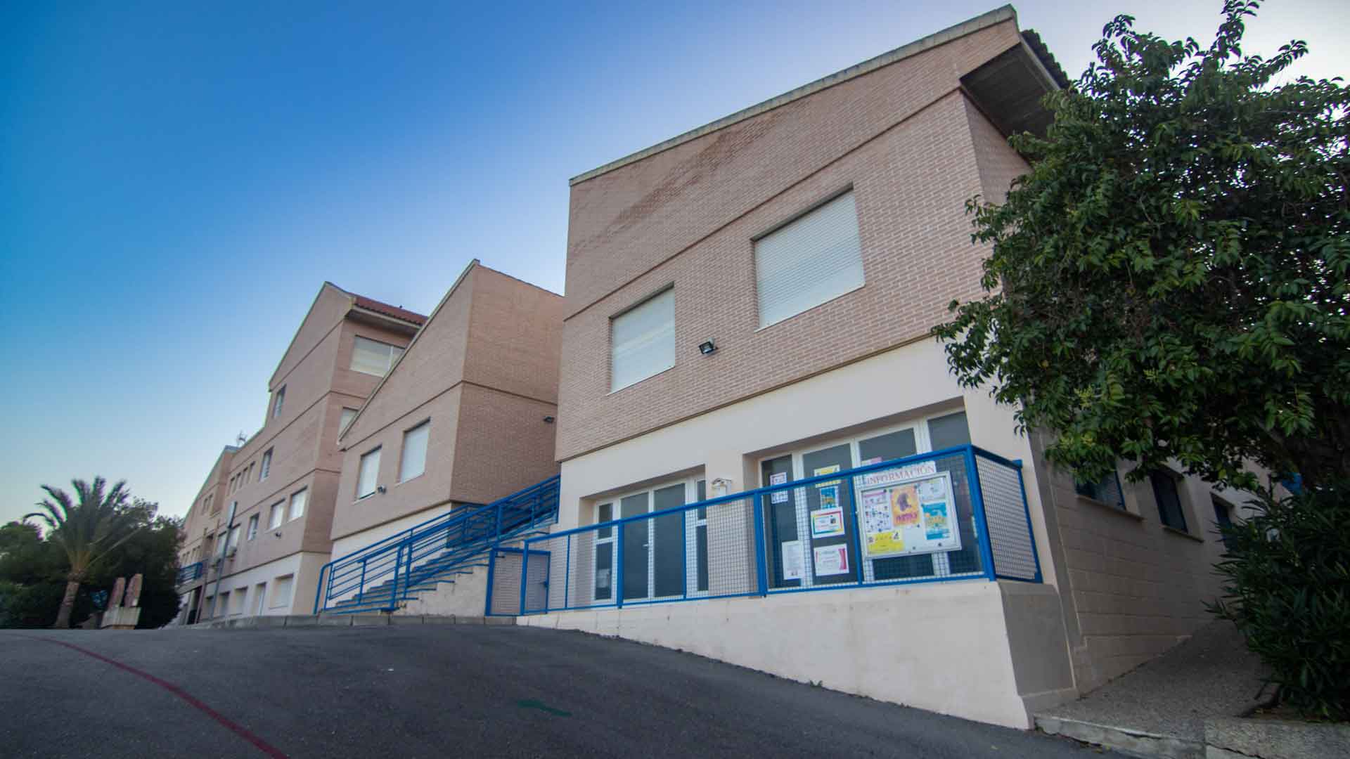 El Ayuntamiento realiza mejoras en 10 centros educativos de Benidorm ...