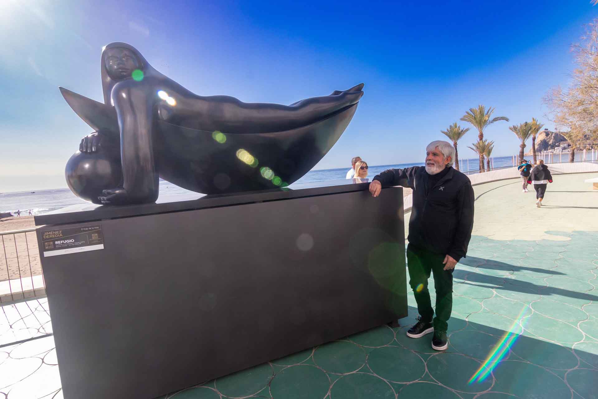 Las esculturas monumentales de Jiménez Deredia muestran ‘El viaje de la vida’ en el Paseo de ...