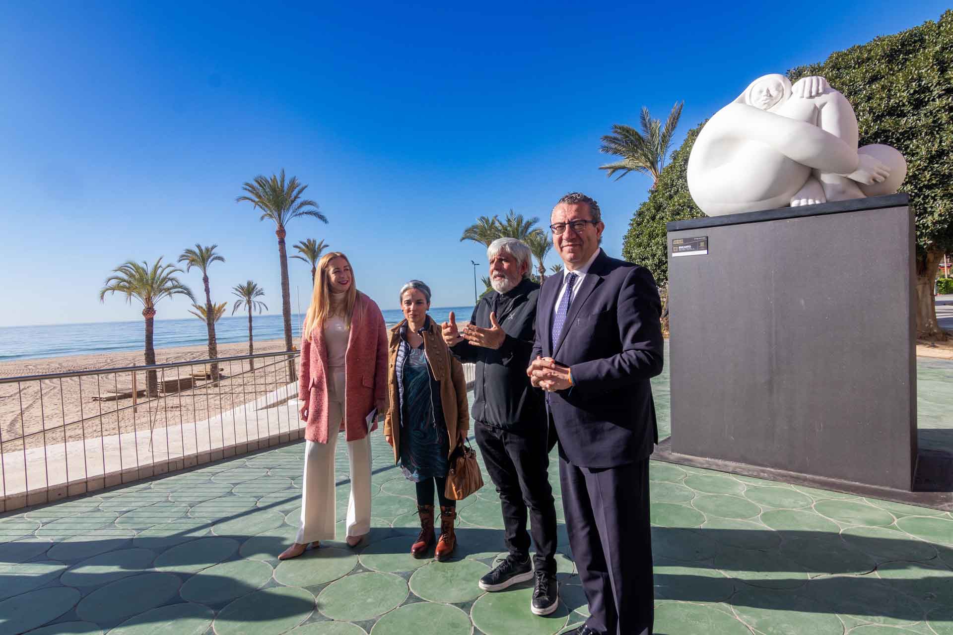 Las esculturas monumentales de Jiménez Deredia muestran ‘El viaje de la vida’ en el Paseo de ...
