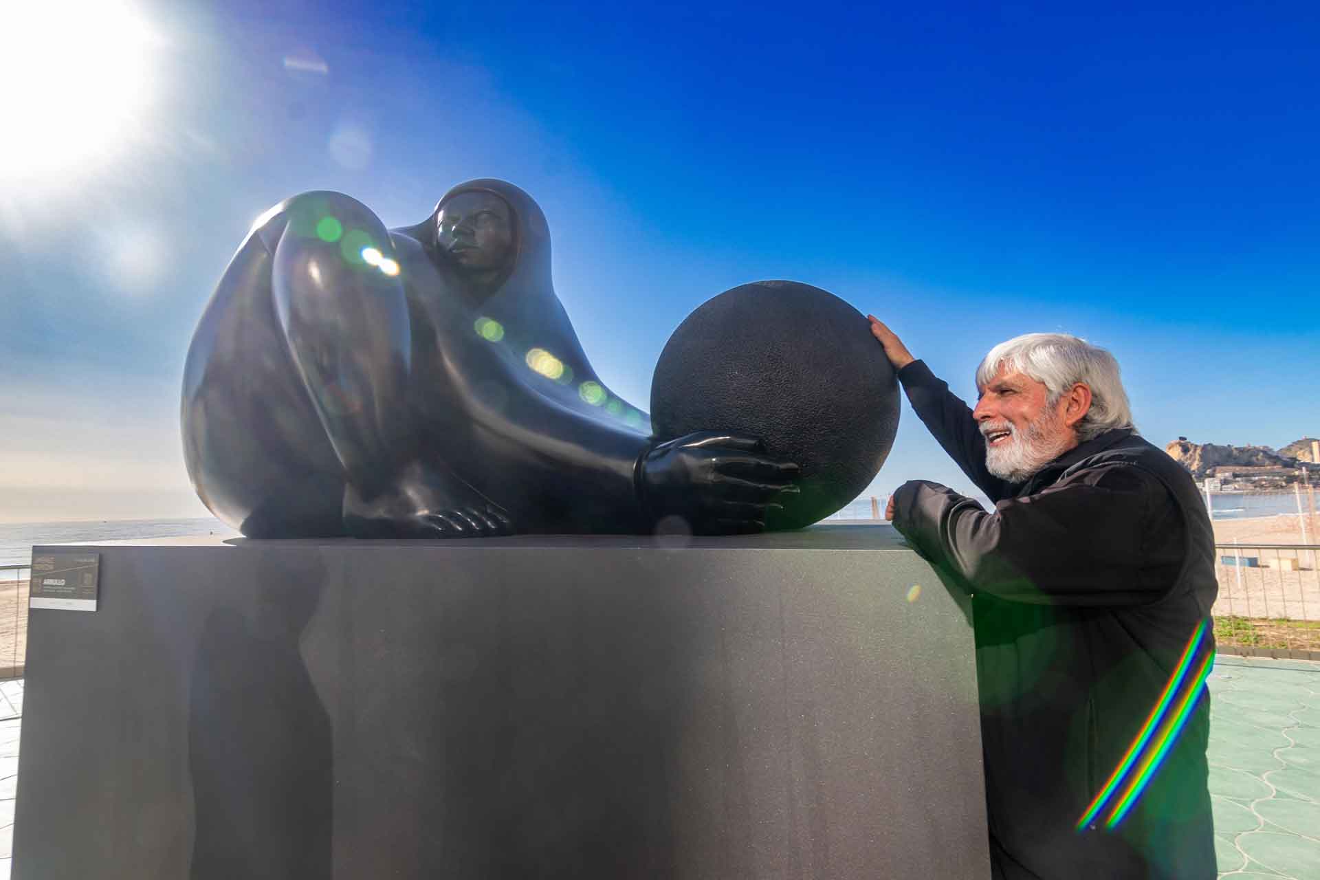 Las esculturas monumentales de Jiménez Deredia muestran ‘El viaje de la vida’ en el Paseo de ...