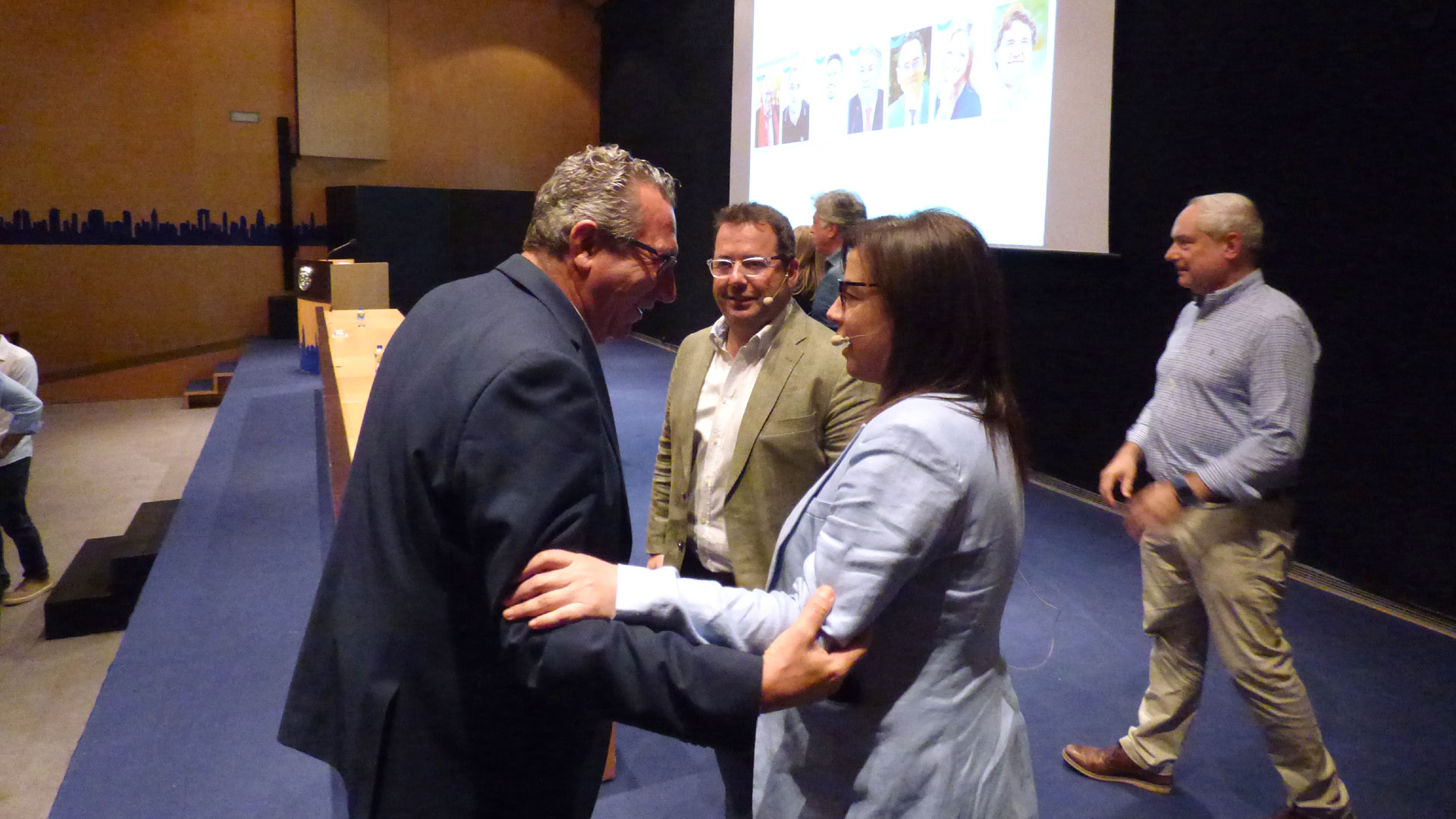 Representative Ana Vázquez fills the Assembly Hall to talk about ...